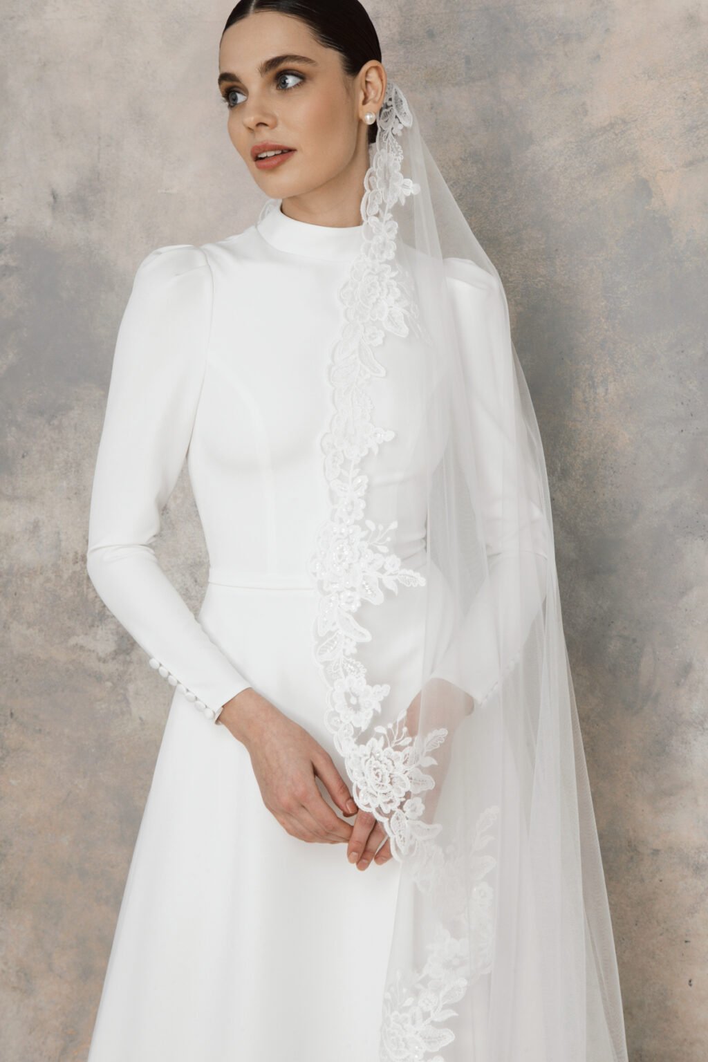 High neck modest wedding dress - Allison • Piondress