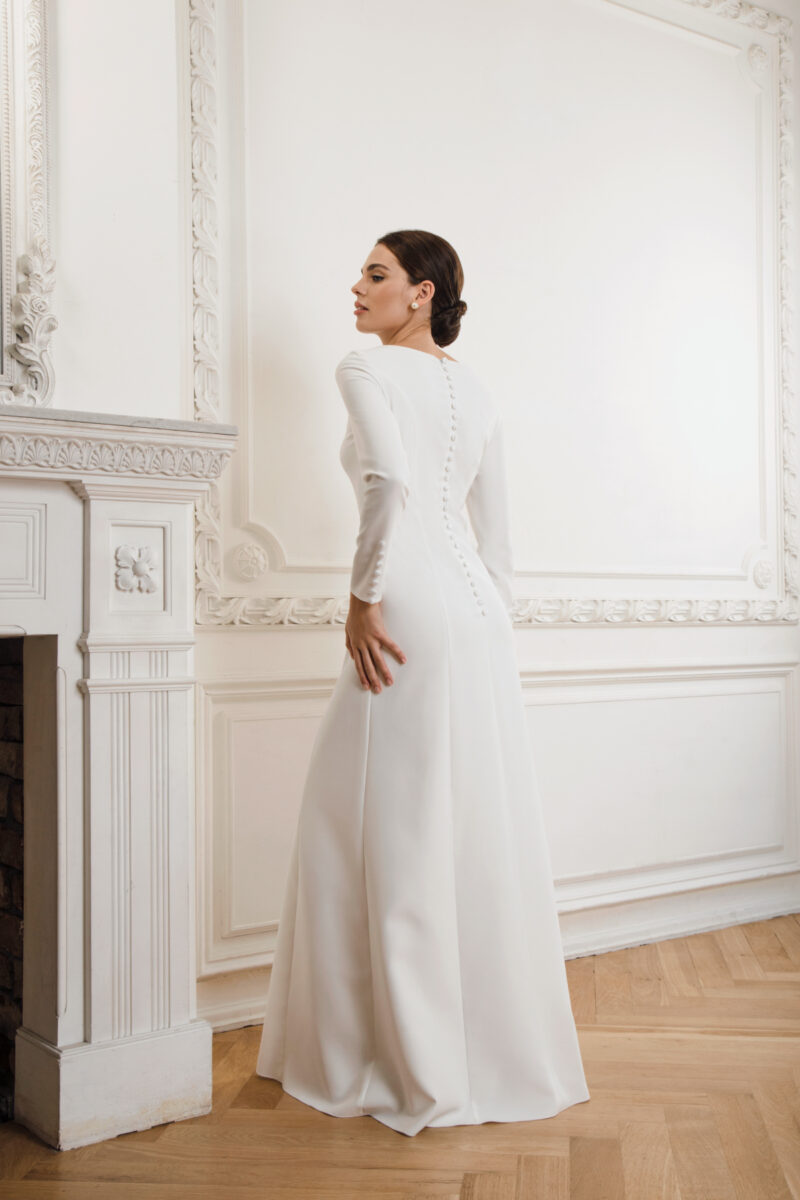 Modest wedding dress with sleeves - Jane • Piondress